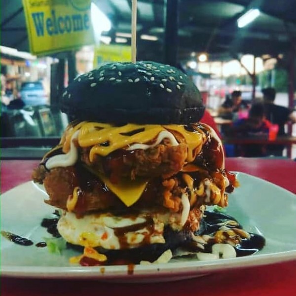 Burger Ayam Goreng NJoy, Malay Burger cuisine at Batu Maung, Penang ...